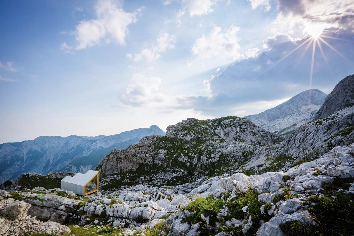 Refugio Alpino Skuta: Resiliencia y Paisaje - Tecnne | arquitectura y ...