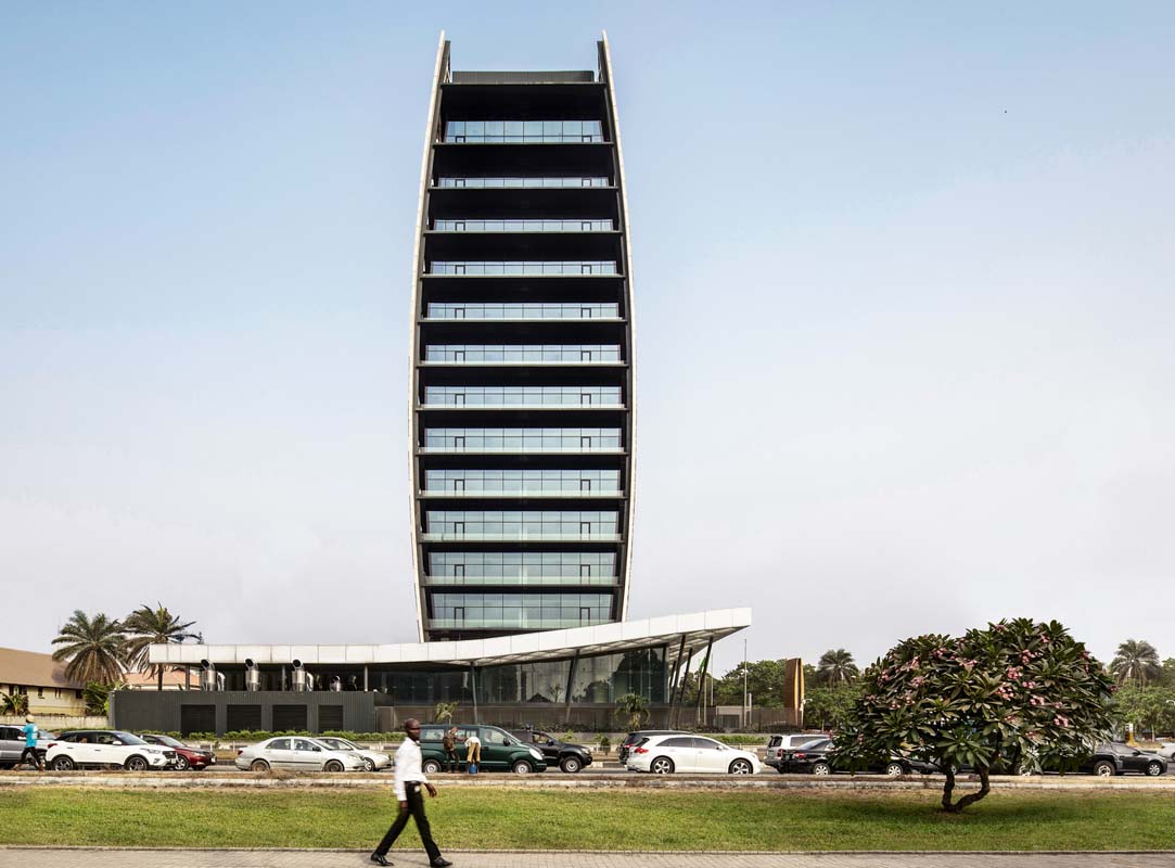 Kingsway Tower: Contribución al Espacio Público en Lagos - Tecnne ...