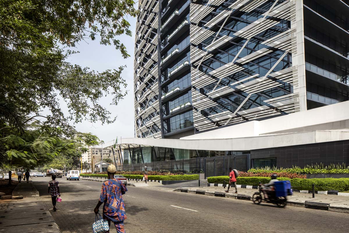 Kingsway Tower: Contribución al Espacio Público en Lagos - Tecnne ...