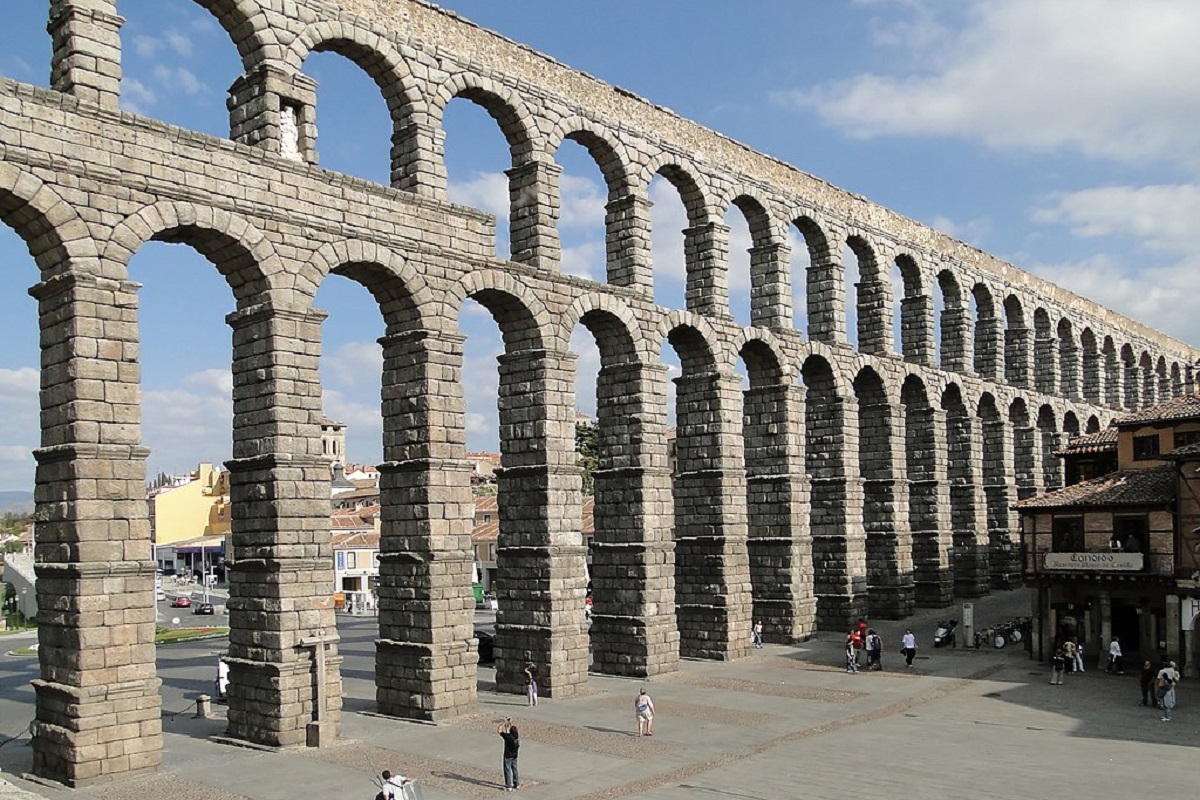 Acueductos Romanos: Ingeniería Hidráulica Avanzada - Tecnne ...